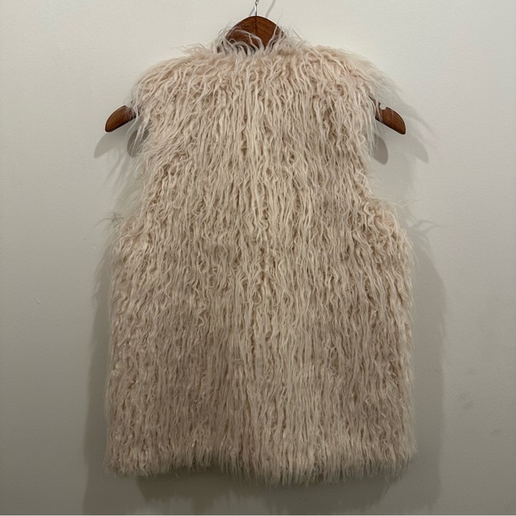 Dex | Jackets & Coats | Nwt Dex Faux Fur Cream Nude Fuzzy Outer Vest ...